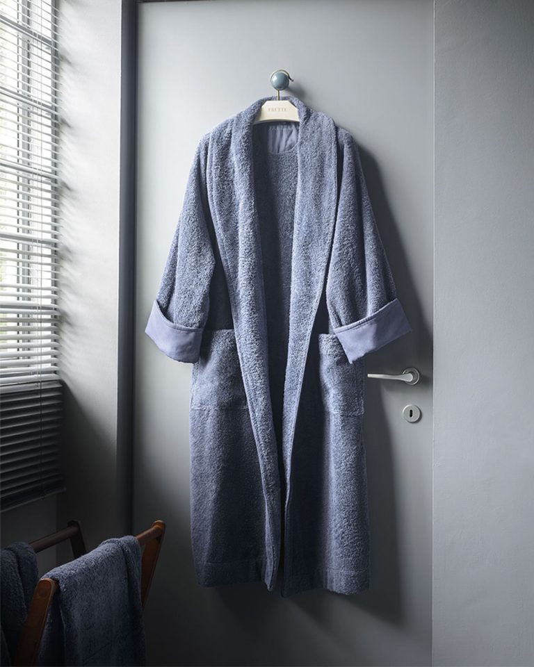 15 Best Robes & Bathrobes For Men (Style Guide)