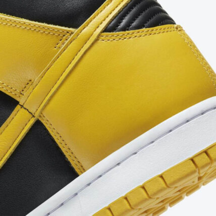 Nike Dunk Versus Air Jordan 1: Comparing The Differences (Guide)