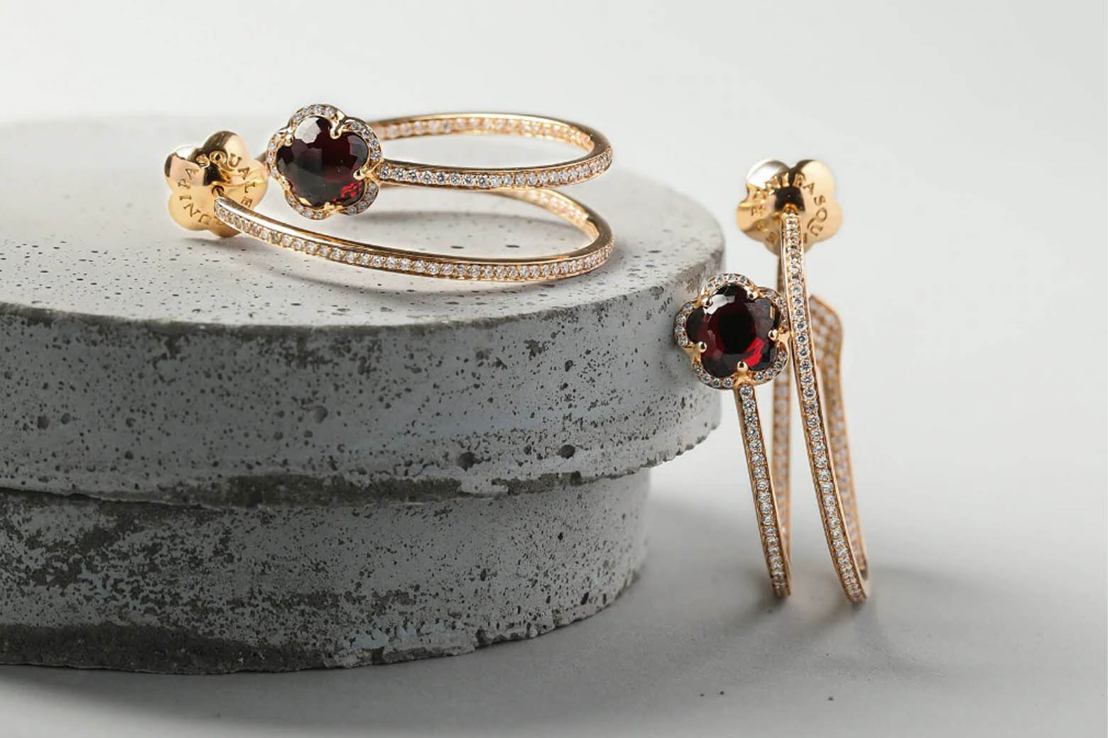 Garnet Stone: Its Meaning, Properties & Value