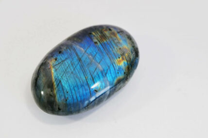 Labradorite Stone: Its Meaning, Properties & Value