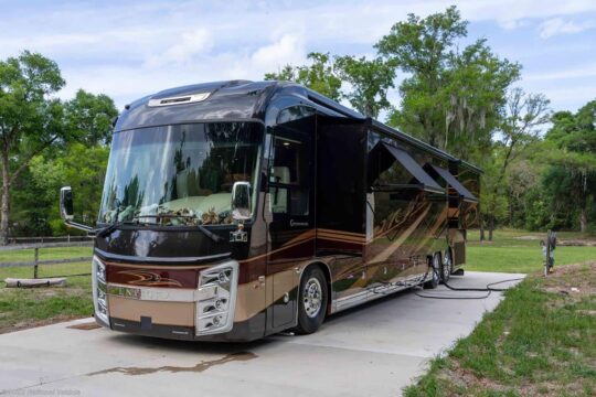 11 Best RVs For Full-Time Luxury Living