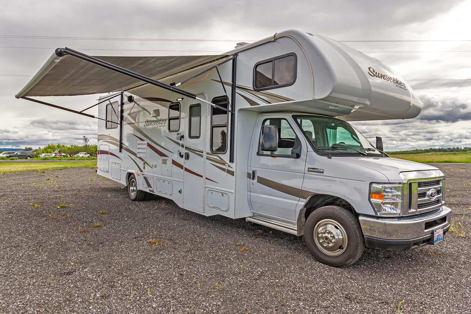 11 Best RVs For Full-Time Luxury Living