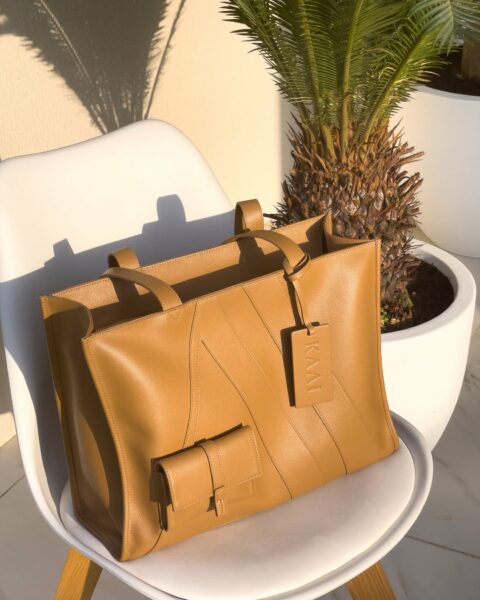 KAAI Helix Review: Is This XL Tote The Perfect Work-Life Bag?