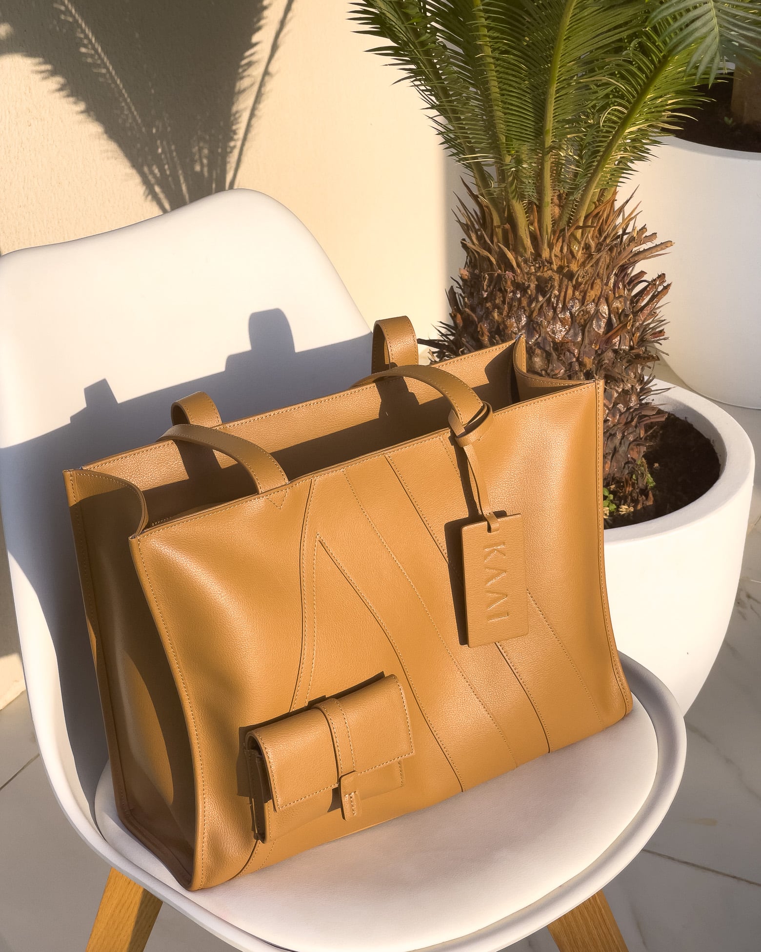 KAAI Helix Review: Is This XL Tote The Perfect Work-Life Bag?