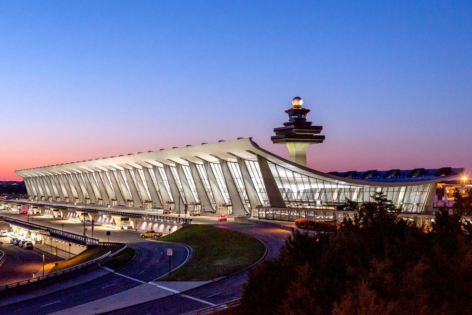The Biggest Airports In The World (Ranking)