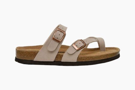 19 Most Comfortable Sandals For Your Summer Walks (Guide)