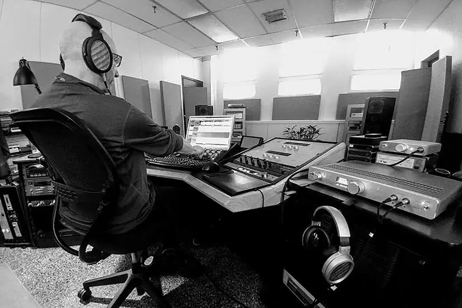 Warwick Acoustics APERIO Review: Redefines Refined Listening