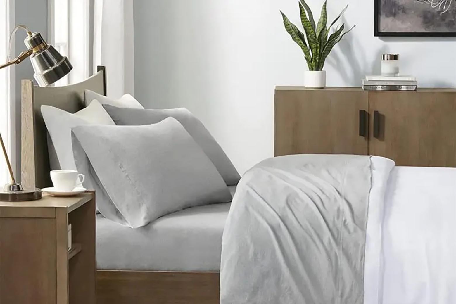 17 Best Sheets For The Dreamiest Night's Sleep (Buying Guide)
