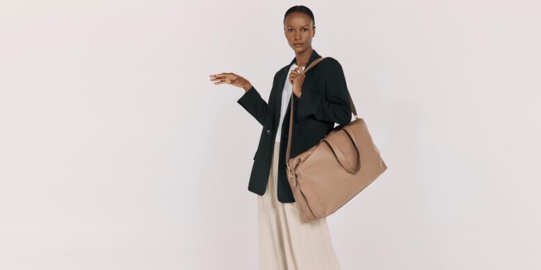 How To Nail A Smart Casual Dress Code For Women (Guide)