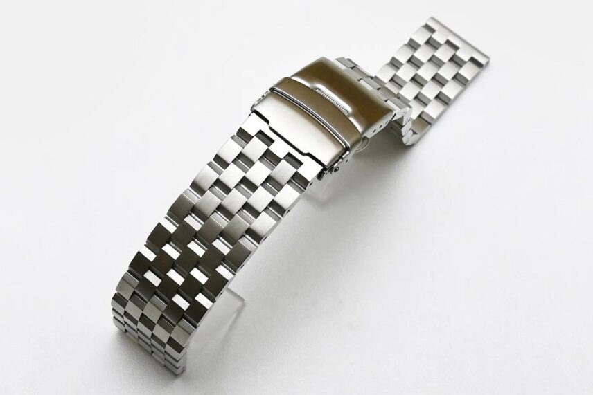 16 Types Of Watch Straps To Dress Up Your Favorite Timepiece