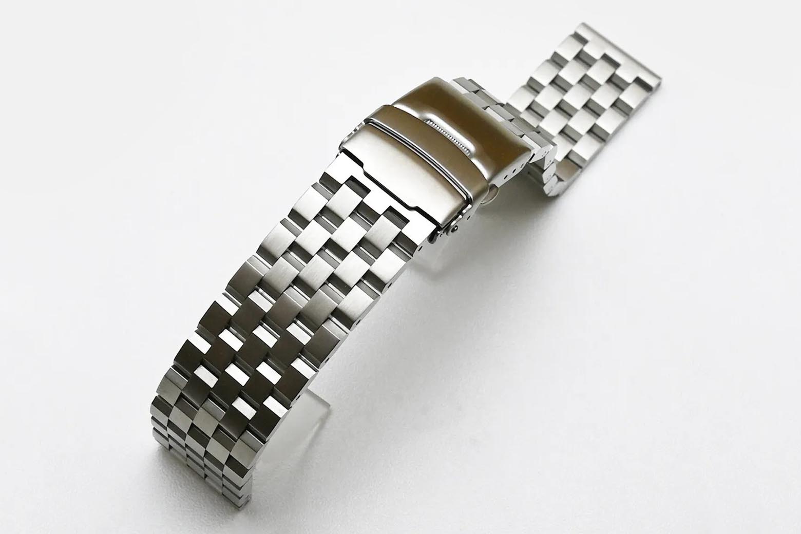 16 Types Of Watch Straps To Dress Up Your Favorite Timepiece