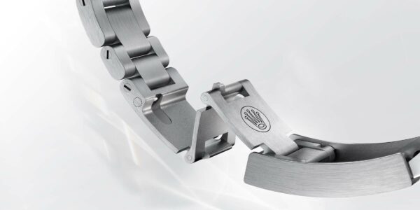 16 Types Of Watch Straps To Dress Up Your Favorite Timepiece