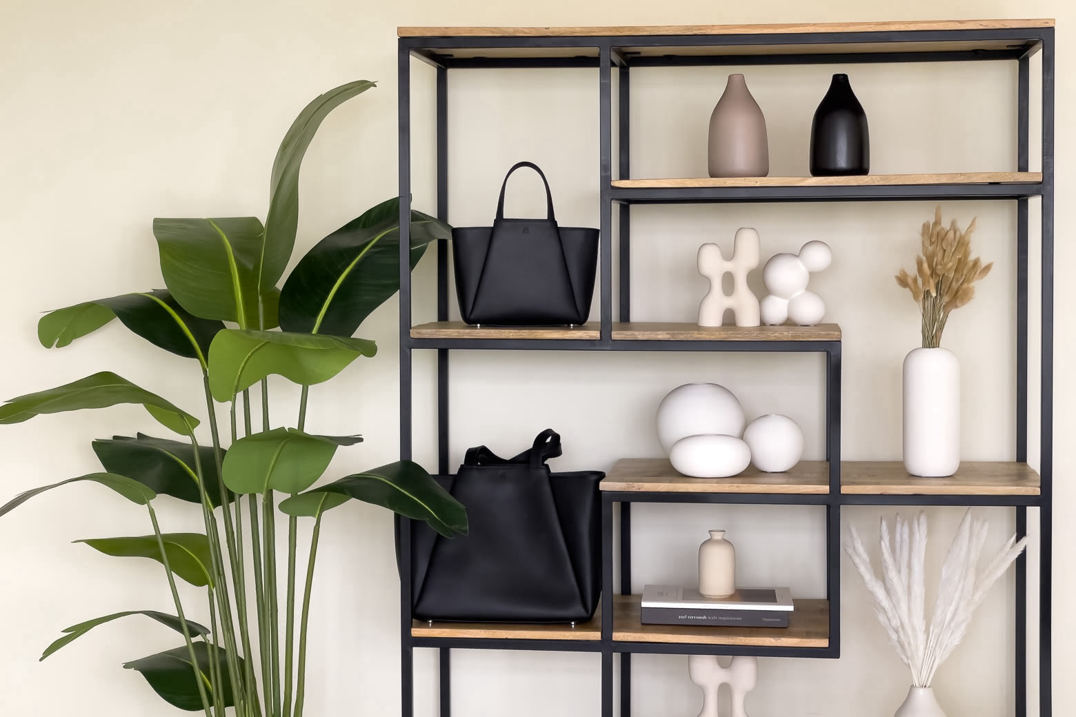 KAAI Pyramid Review: A Work Bag That Handles All Our Needs