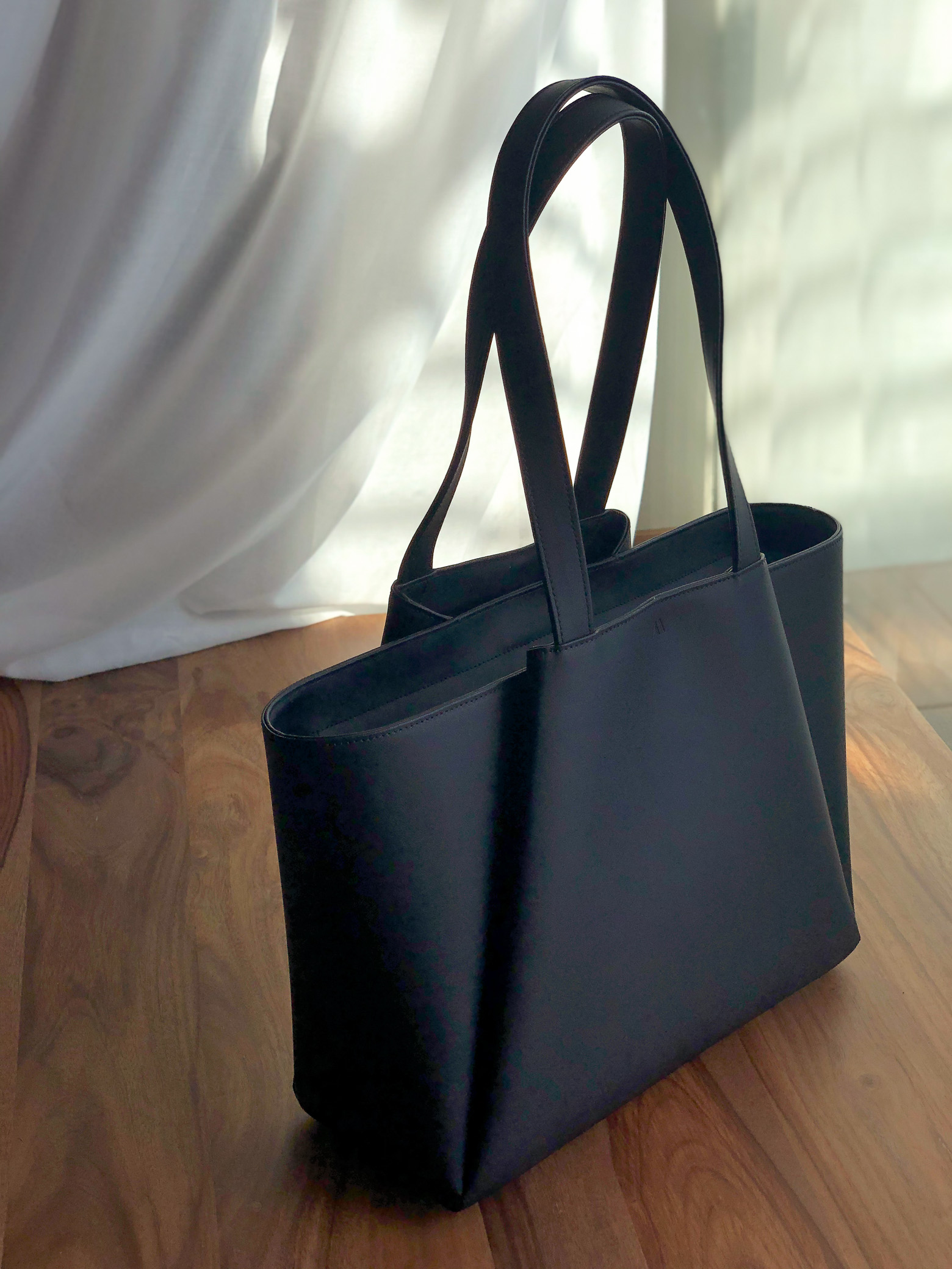 KAAI Pyramid Review: A Work Bag That Handles All Our Needs
