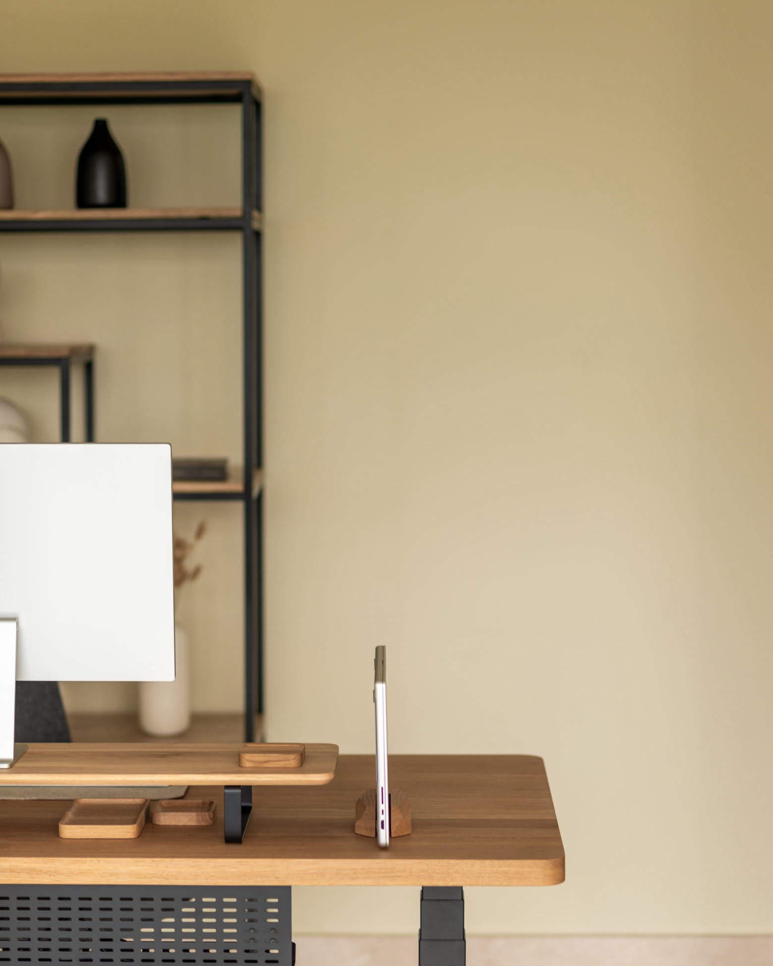 Oakywood Desk Review: Custom Standing Desk Delight